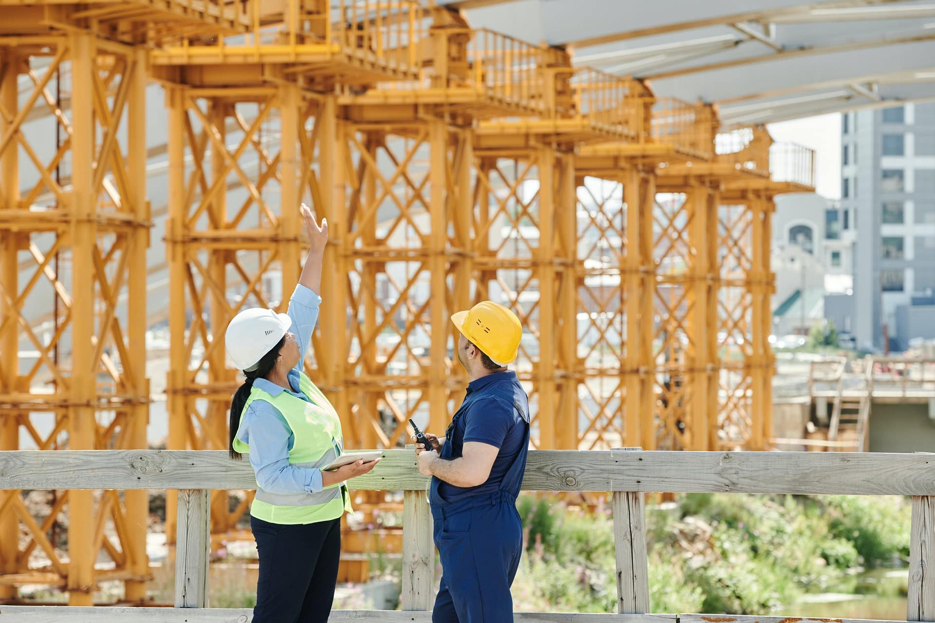 8 Work Site Safety Tips for Contractors and Construction Workers ...